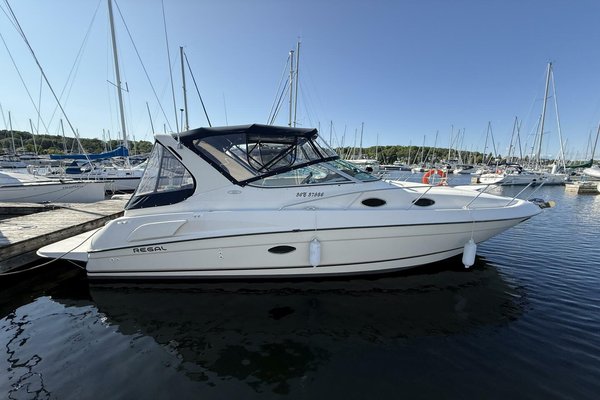 1996 Regal 292 Commodore | Maple Leaf Yacht Sales
